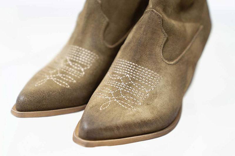 Prezzi > Divine Follie | Spedizione veloce e Reso Gratuito | JulieRose ...